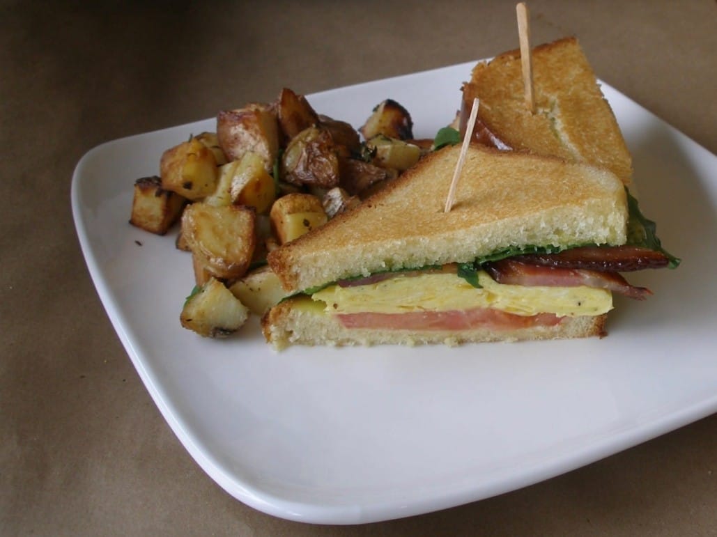 Square One Dining: Brunching in Style in Scientology Shadow