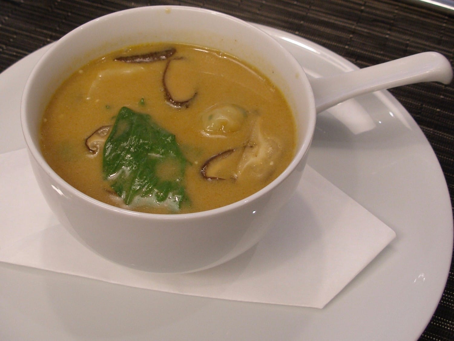 Red Seven: Puck Applies Asian Touch to Pacific Design Center